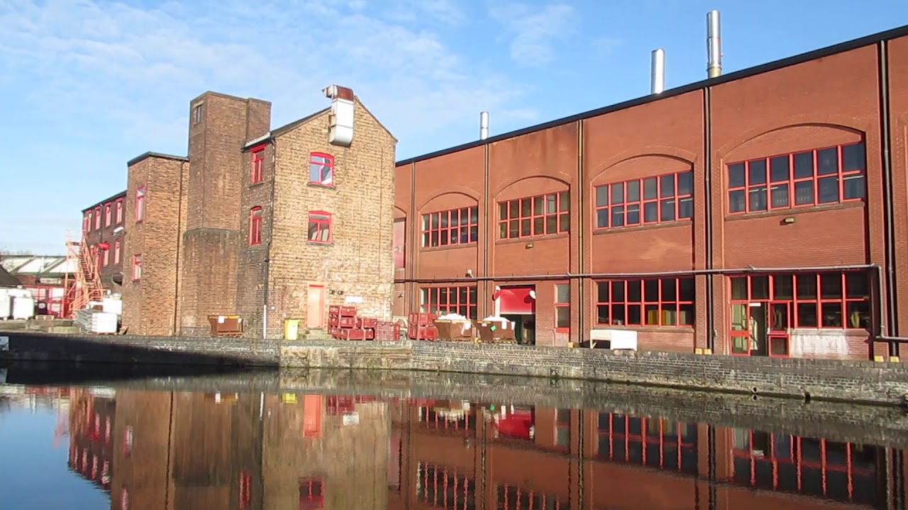 A walk past a working pot bank by the canal - YouTube