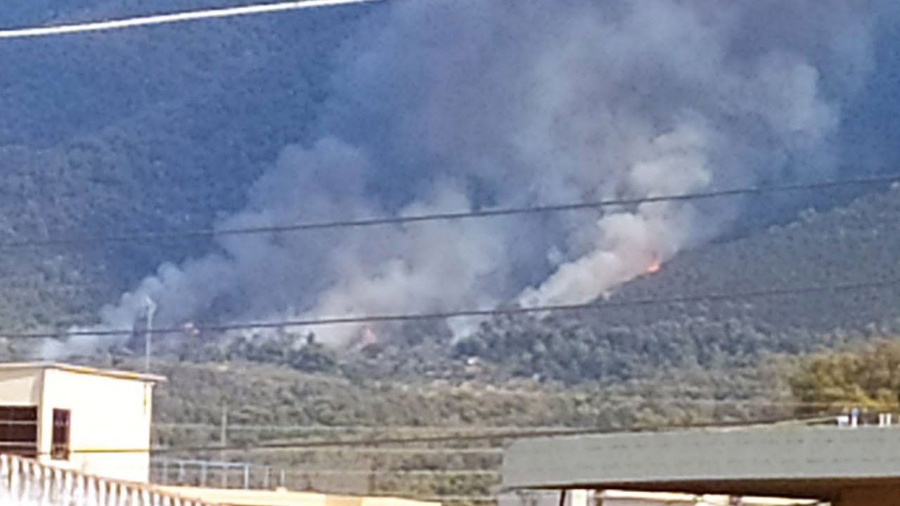 ΜΕΓΑΛΗ ΦΩΤΙΑ ΣΤΗΝ ΚΟΡΙΝΘΟ - ΠΕΡΙΟΧΗ ΚΑΤΑΚΑΛΙ ΔΙΠΛΑ ΣΤΟΝ ΔΡΟΜΟ ΠΡΟΣ ...