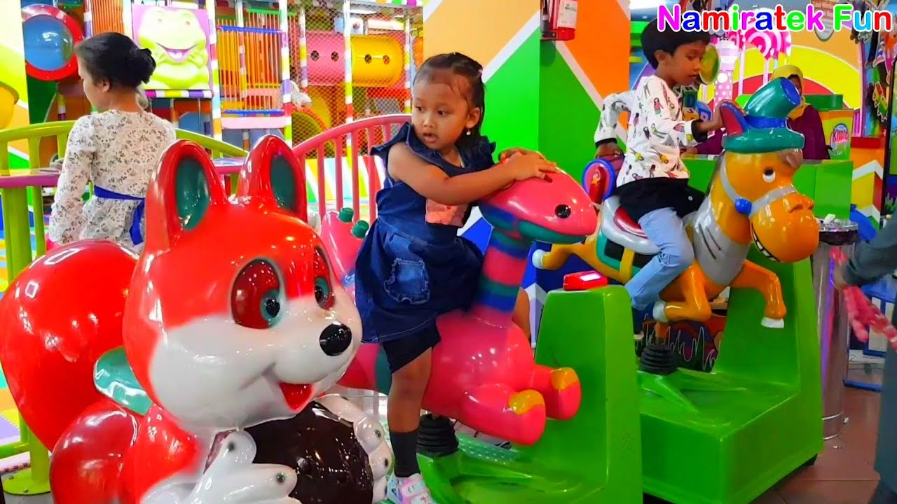 naik robot odong odong hewan lucu bentuk kuda lucu sekali bersama teman ...