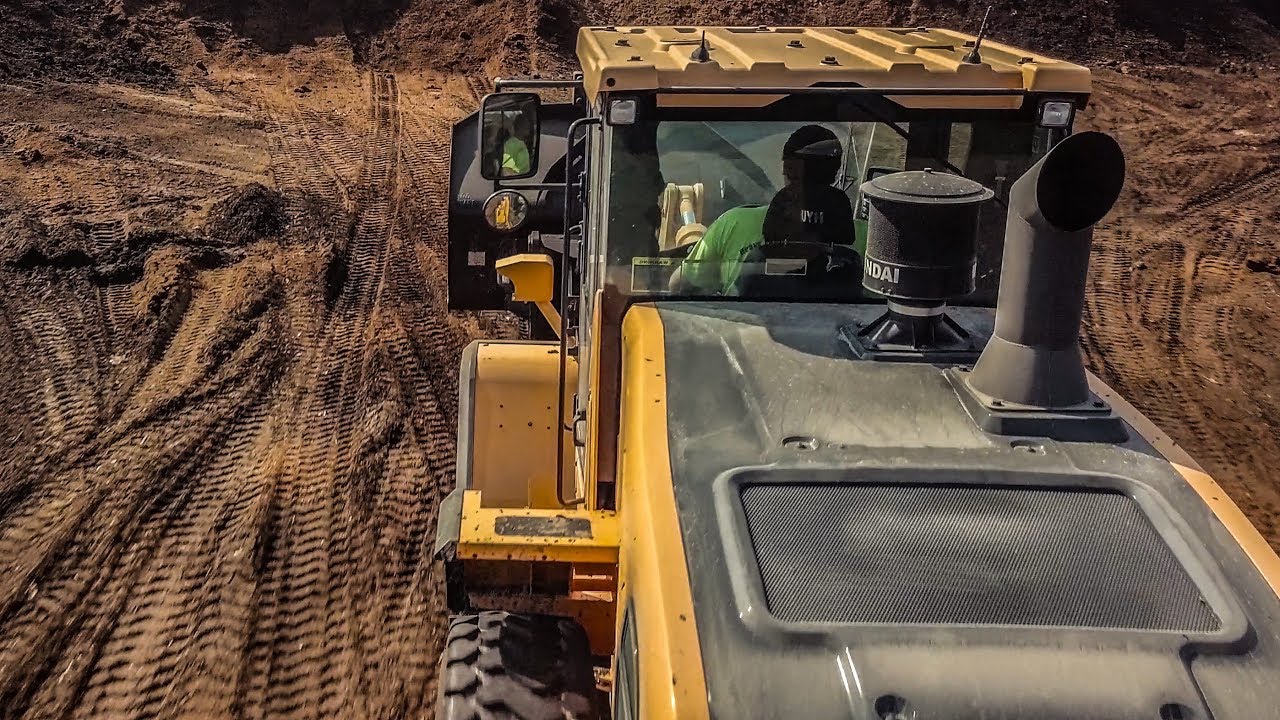Hyundai's New Loader Features: A Leap into the Future - YouTube