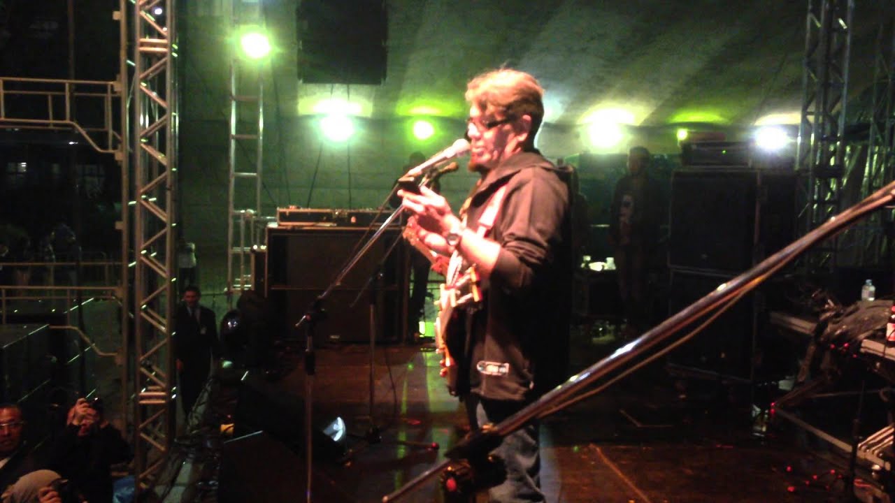 Discurso feito por Roger durante o show do Ultraje a rigor - YouTube
