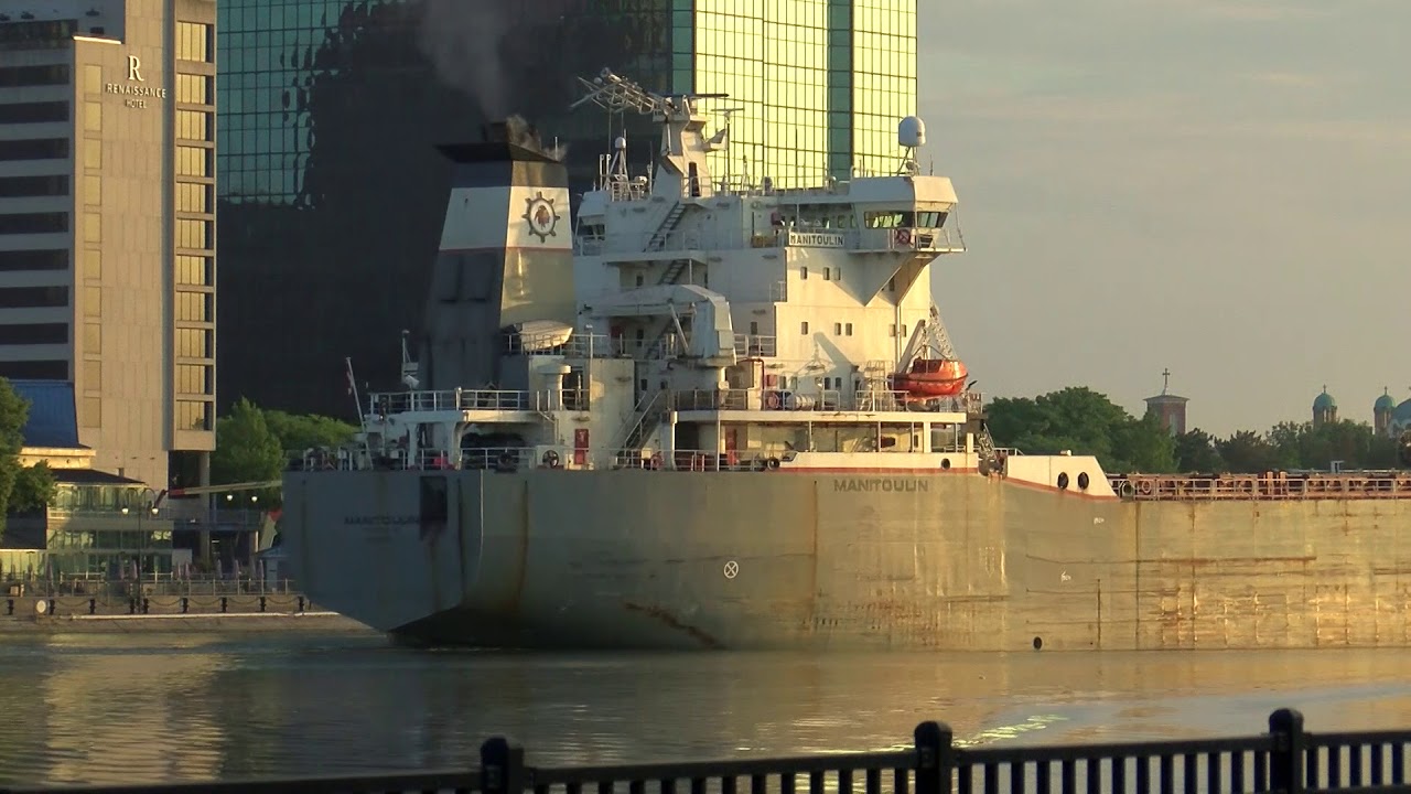 A Moment of Zen: Ship Manitoulin coming into Toledo - YouTube
