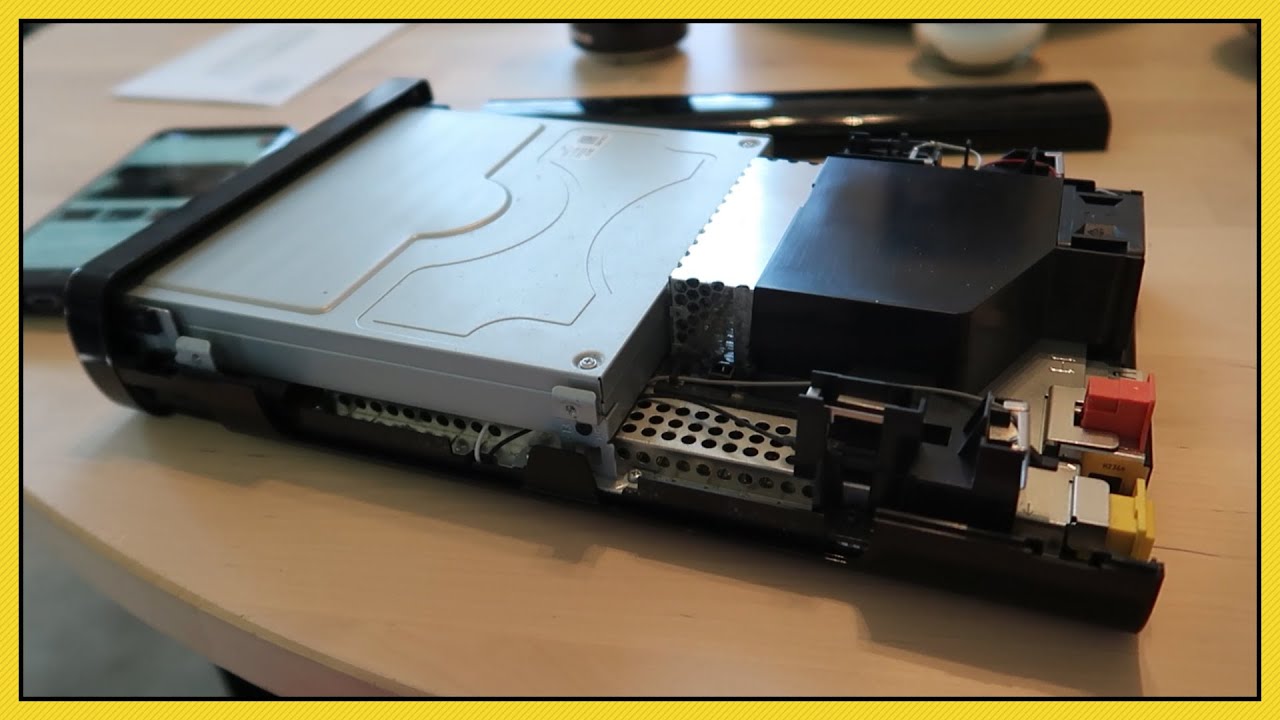 The Inside of a Wii U (Day 3,243 - 05/11/21) - YouTube
