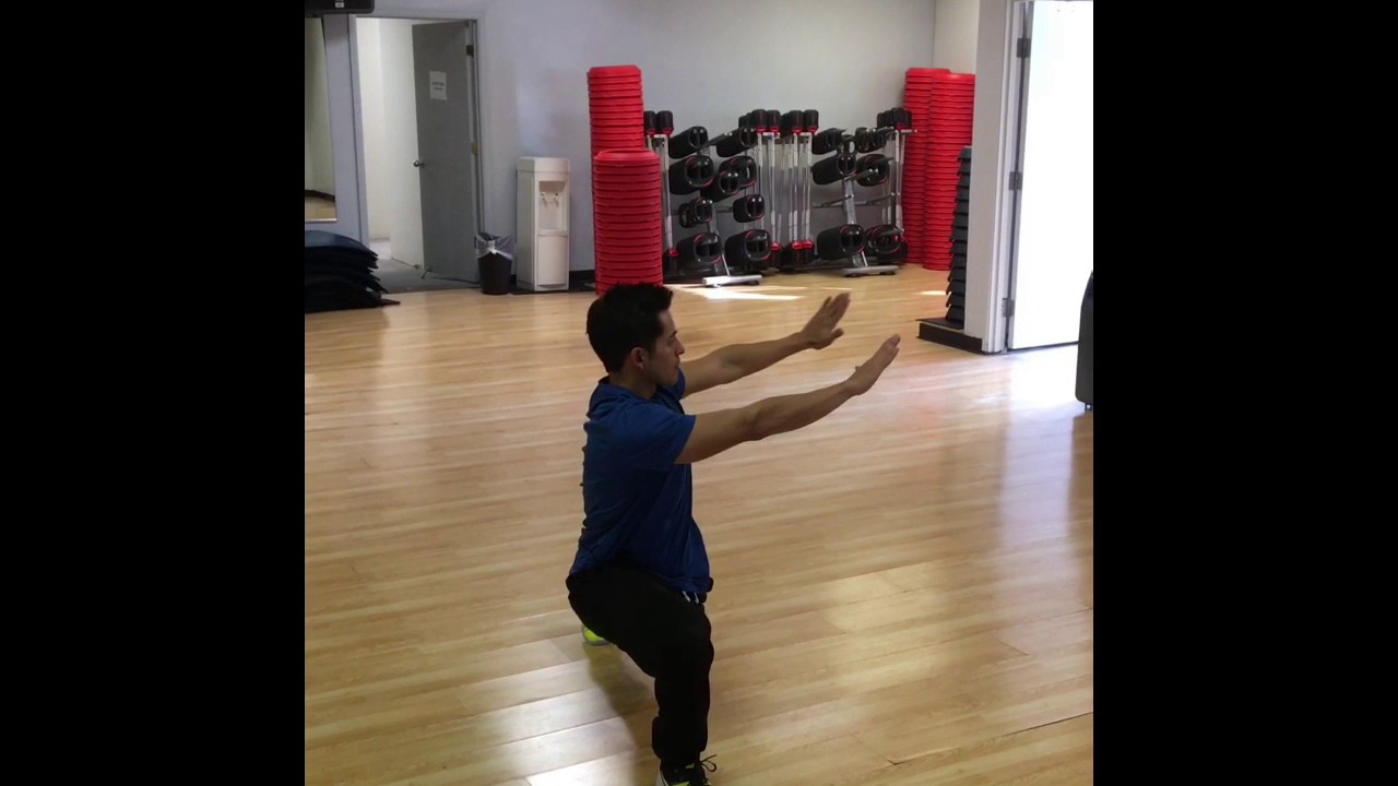 Walking Lunge with Rotation - YouTube