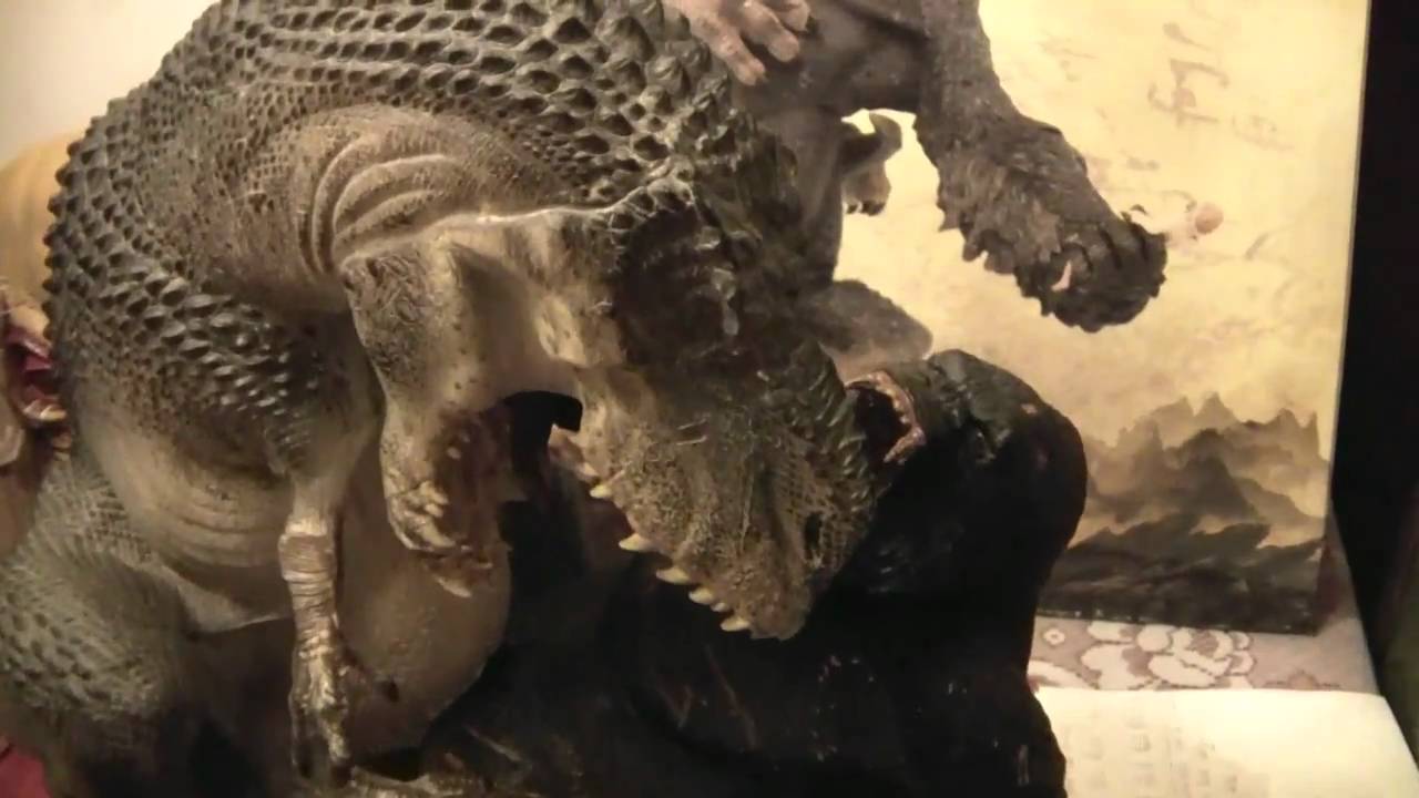 Weta Collectibles V-Rex vs Kong Statue # 1905 out of 4000 - YouTube