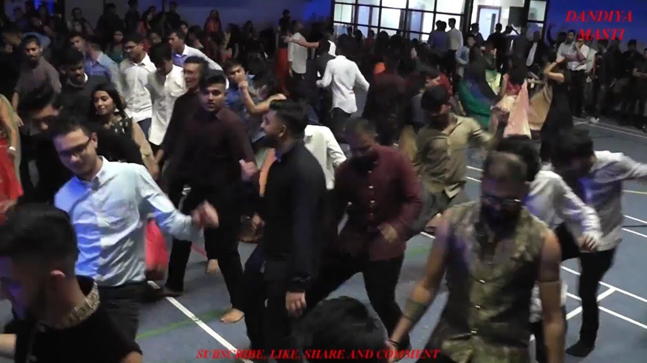 SANEDO SANEDO - BHAI BHAI | Dandiya Masti Wembley London - YouTube