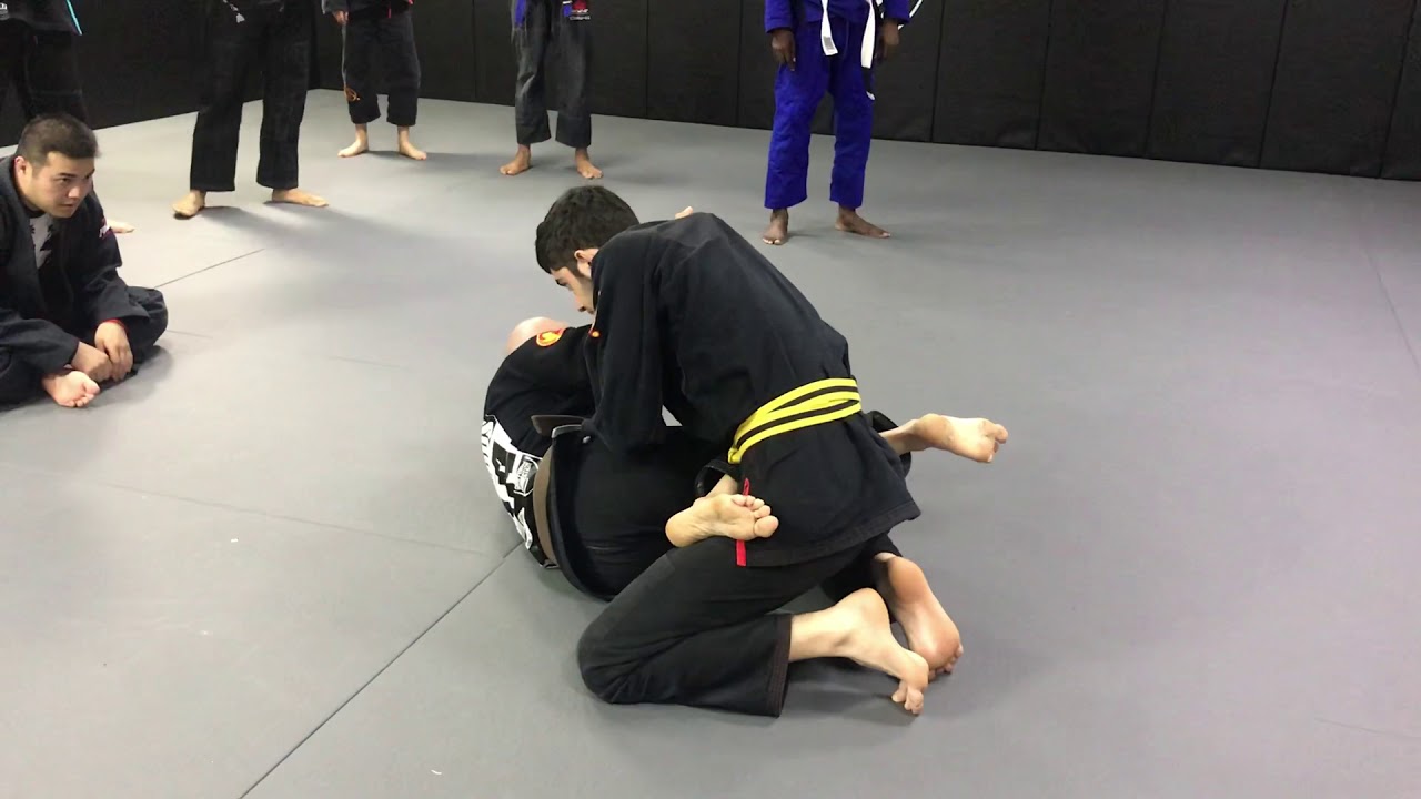 Scissor sweep to cross choke - YouTube