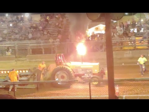 Runaway diesel pulling tractor - YouTube