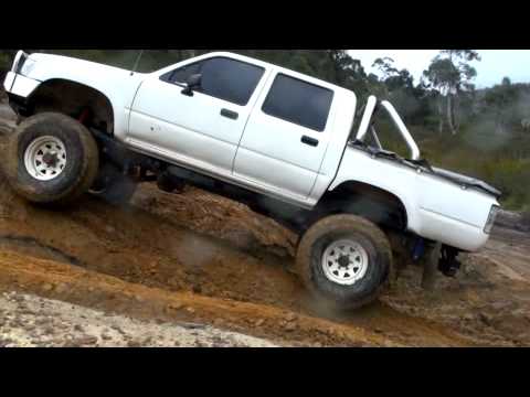 Solid Axle Toyota Hilux with X-Flex Pro Rock Lift Kit - Pete Lithgo ...