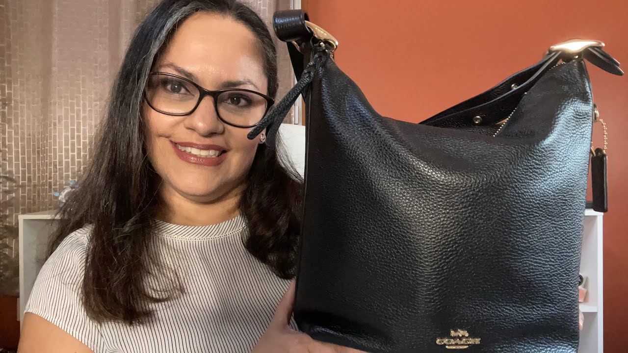 What’s in my Coach Val Duffle bag | #coachbag - YouTube