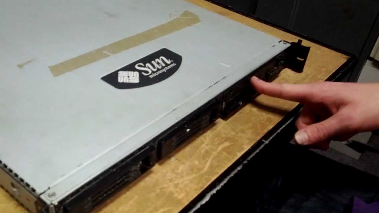 Sun micro-systems rack server running windows server 2003 - YouTube