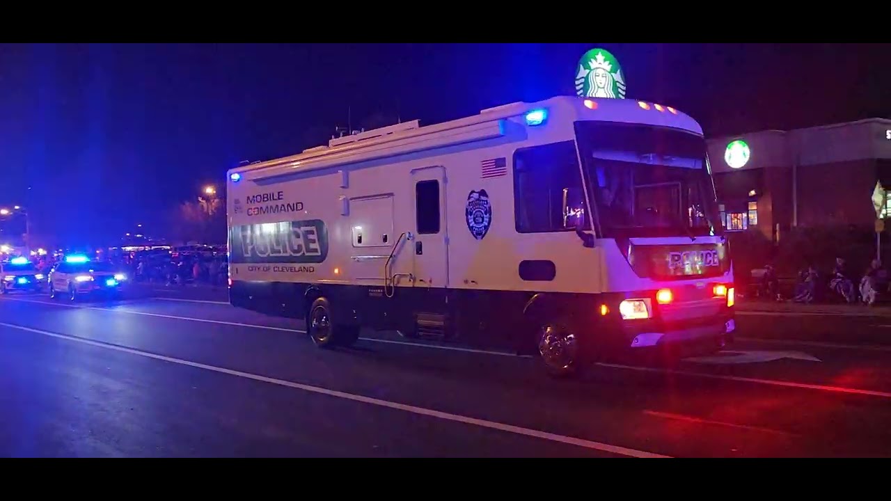 Cleveland TN Christmas Parade 2024 part 1 - YouTube