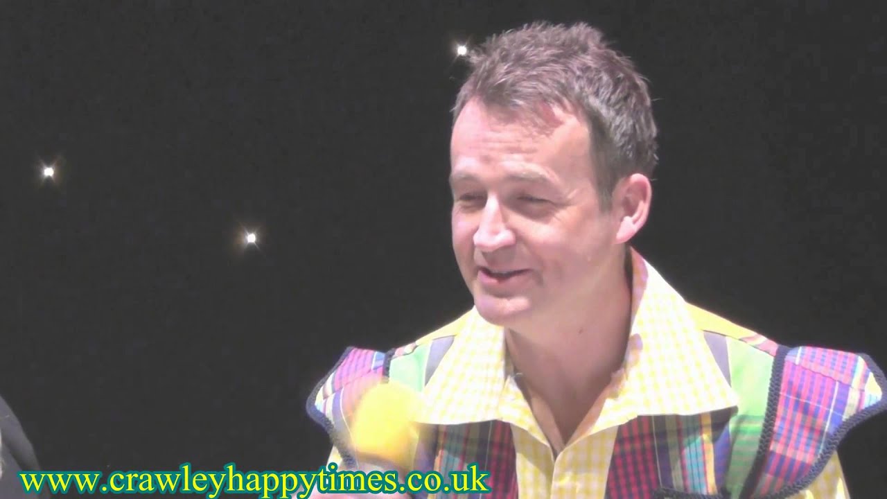 Jon Clegg - Aladdin 2012 Crawley - YouTube