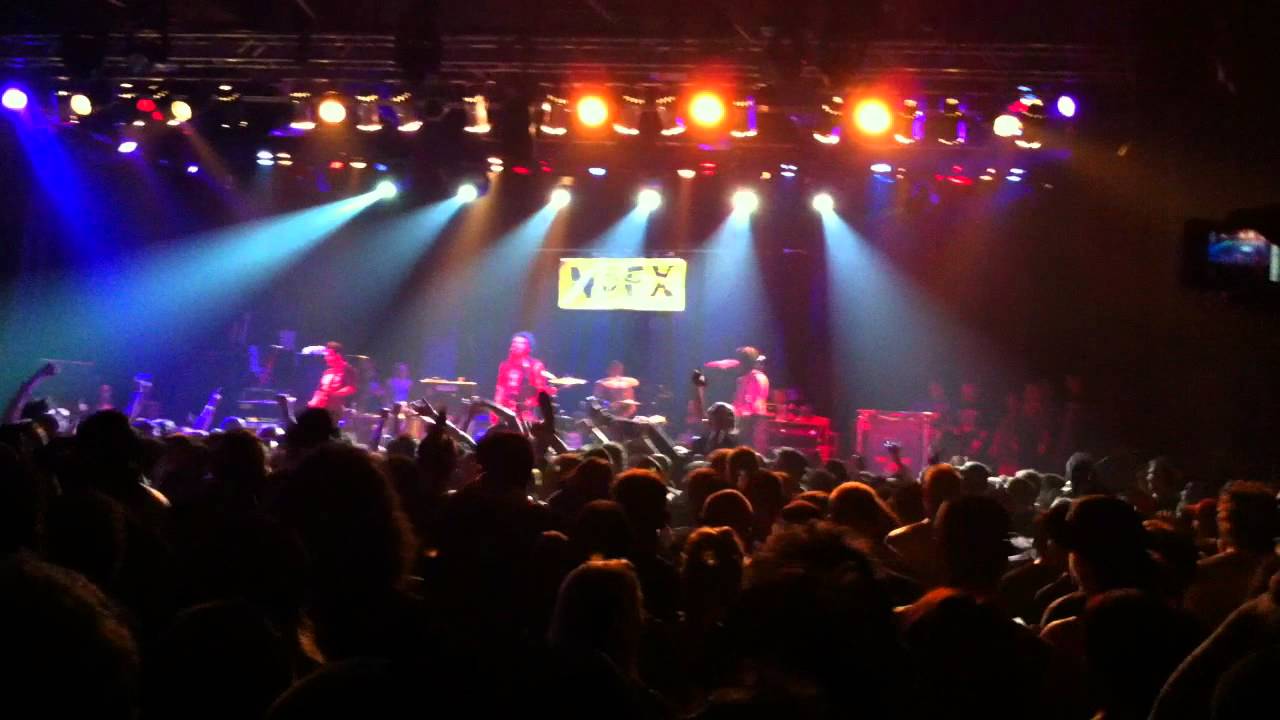 NOFX - She's Nubs- Live in Toronto - YouTube