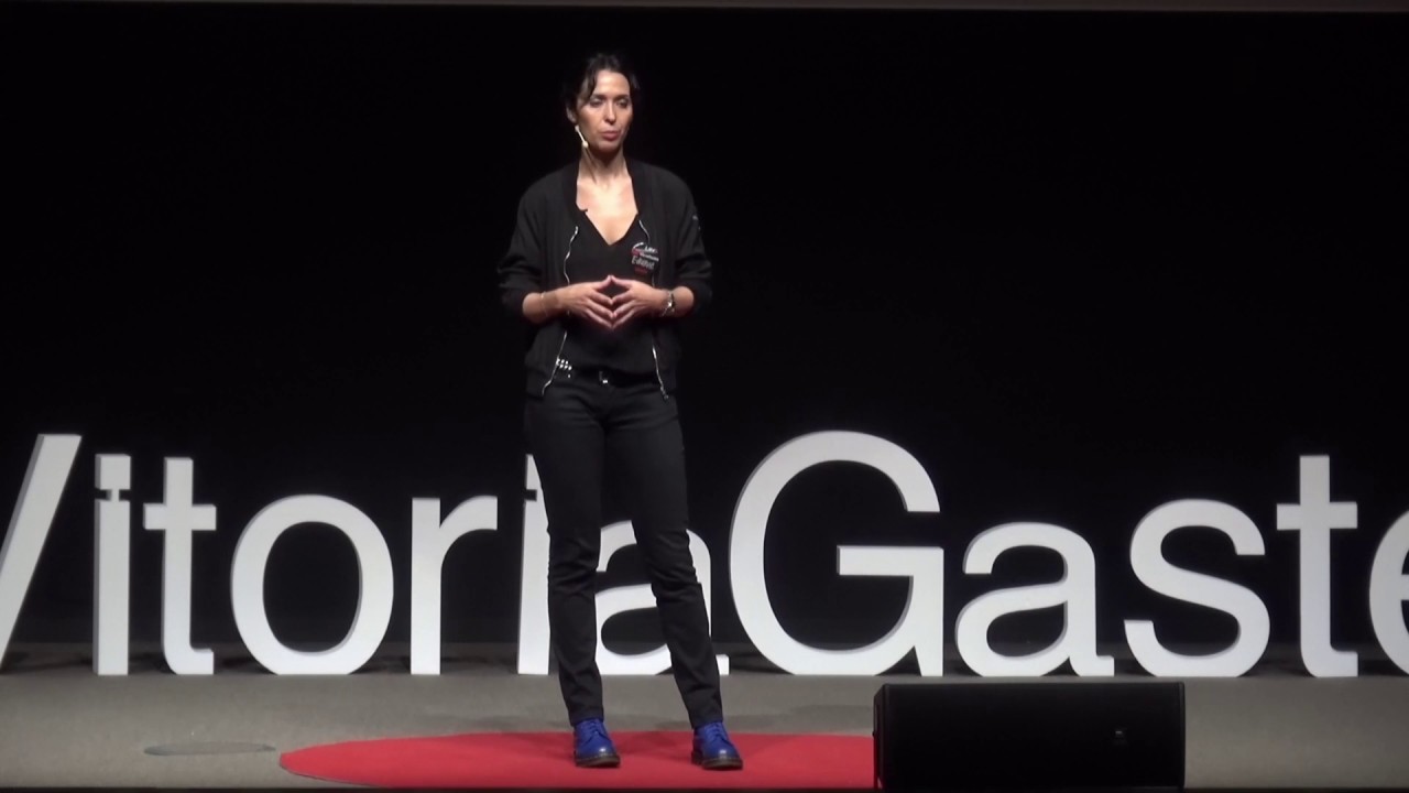 Los fantasmas que nos acompañan | Edurne Portela | TEDxVitoriaGasteiz ... Los fantasmas que nos acompañan | Edurne Portela | TEDxVitoriaGasteiz ...