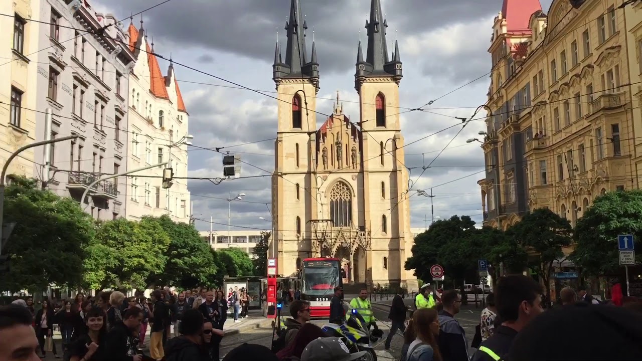 DIY KARNEVAL 2018, Techno parade in the center of Prague - YouTube