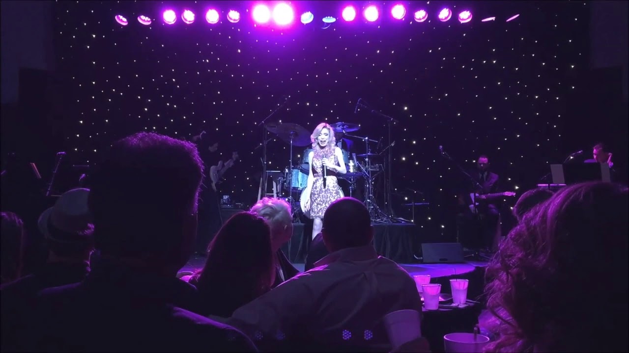 FEMALE OPERA SINGER - YouTube