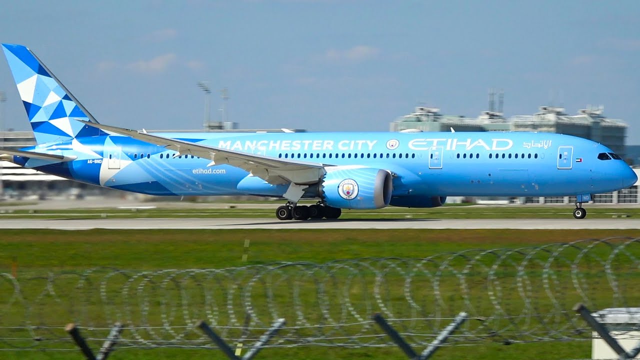 Manchester City! | Etihad Airways B789 (A6-BND) Man City Livery Taxiing ...