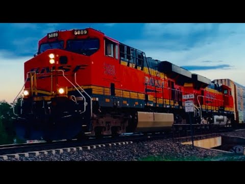 7/11/24 BNSF ES44AC 5889 & BNSF ES44DC 7787 on Northbound Autorack, manifest - YouTube
