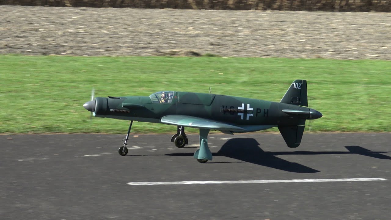 Black Horse Do 335 - YouTube