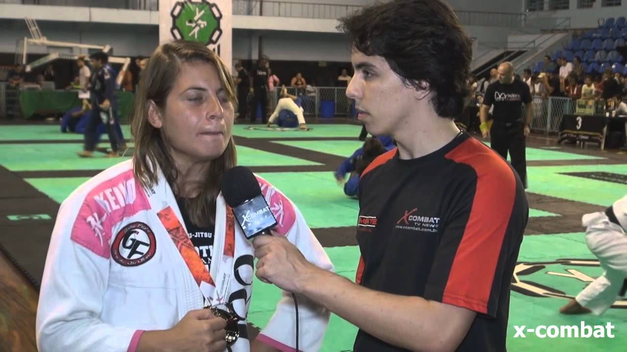 CAMPEONATO BRASILEIRO X-COMBAT - Entrevista Hellen Bastos by X-COMBAT - YouTube