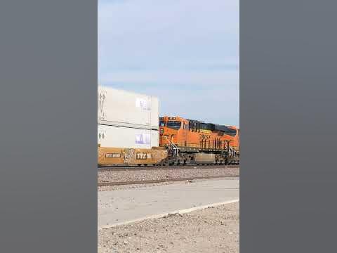 RAILFANNING SHORTS BNSF 3695 WB MP 737 NEEDLES SUB 12-2-2023 #freighttrain #railway #railroad ...