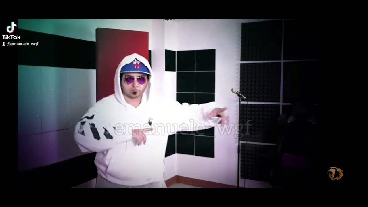 ECCO LA NUOVA CANZONE DI LYON "LYON E ANNA CUFFIE SULLA TESTA" - YouTube