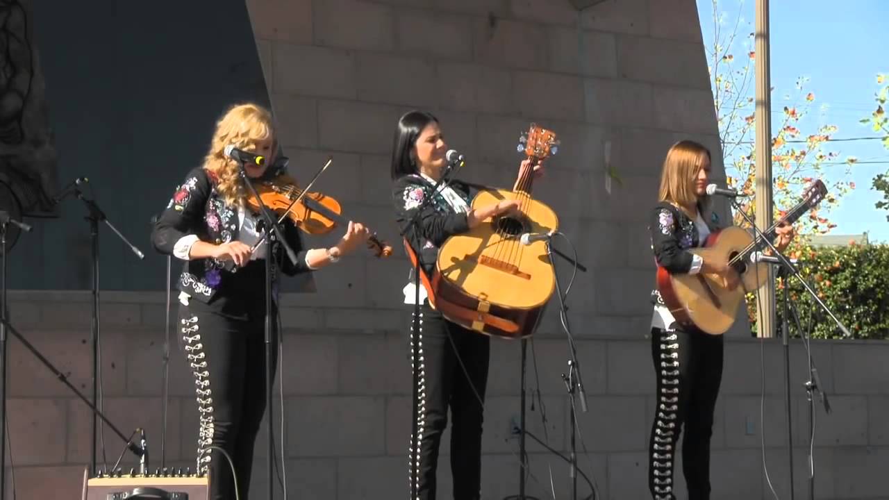 TRIO ELLAS - BESAME MUCHO - MARIACHI - KJARMEXCLUB - YouTube