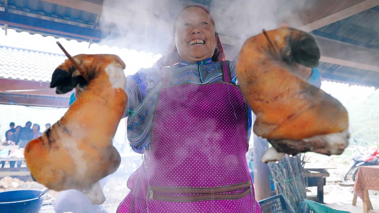 Exploring the cuisine of Can Cau market: black chicken, black pork ...