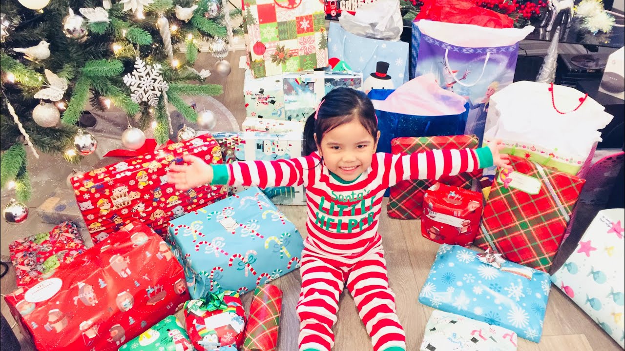 MORE PRESENTS!!! | OPENING GIFTS | TOYS | PRINCESS DRESS!! | AMAYA’S ...