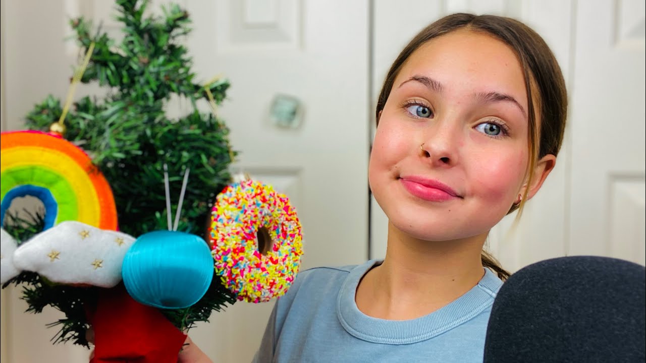 Asmr ~ Christmas triggers 🎄 - YouTube