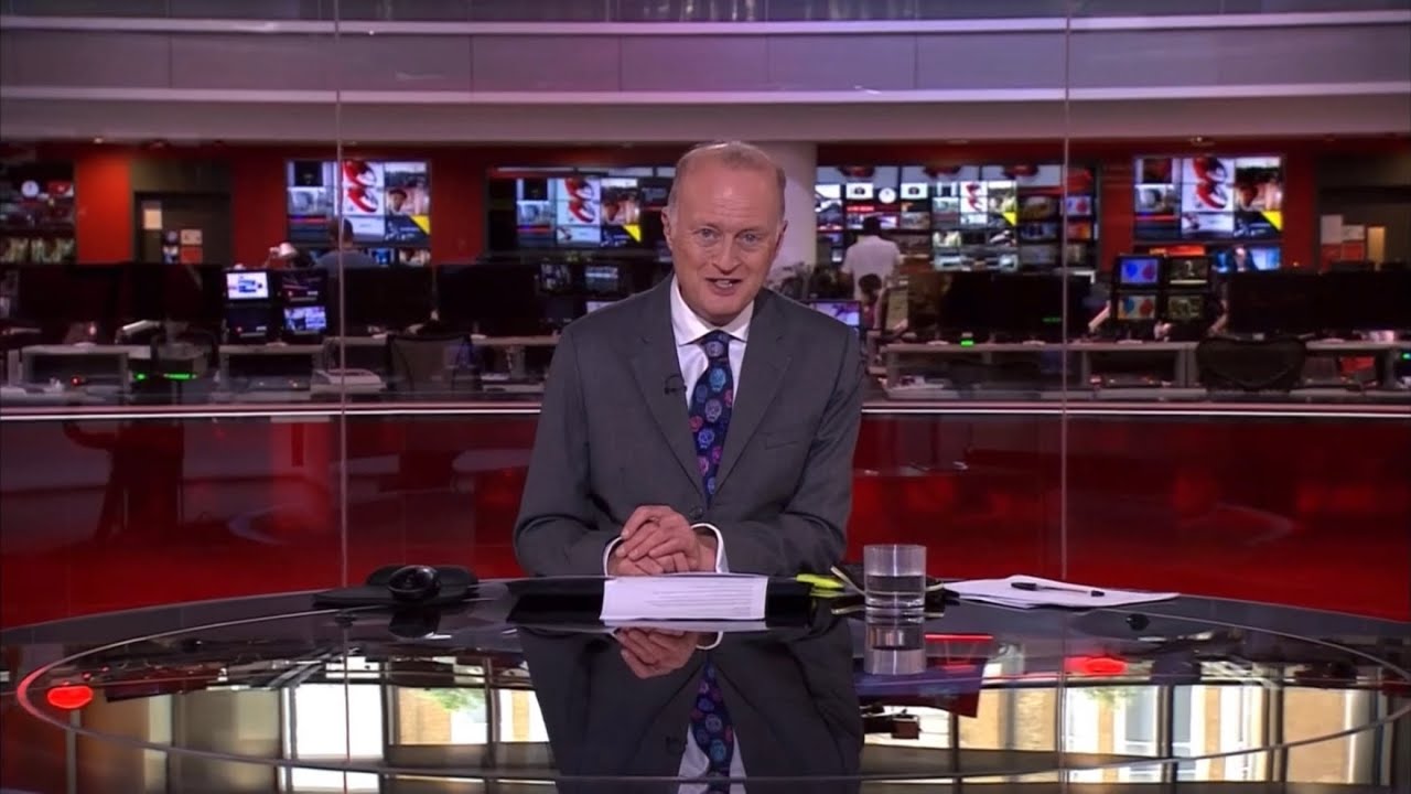 BBC News intro 7pm 8.7.22 - Shaun Ley’s Troubled Sneeze - YouTube