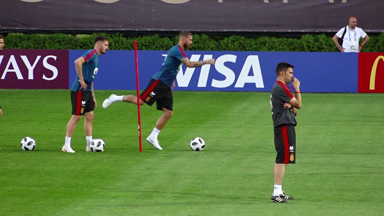 Training session the Spanish national football team - YouTube