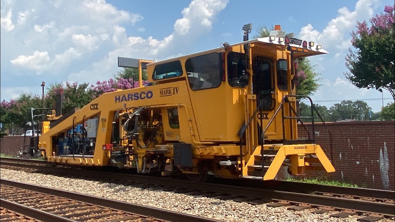 MOW + AMTK Dash-8!!! | Railfanning in RM! - YouTube