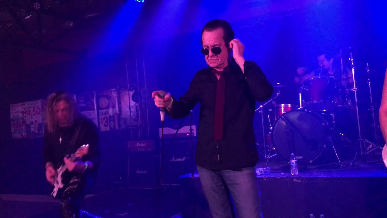Graham Bonnet Band - "Eyes of The World" (Rainbow) - Live 2018 - YouTube