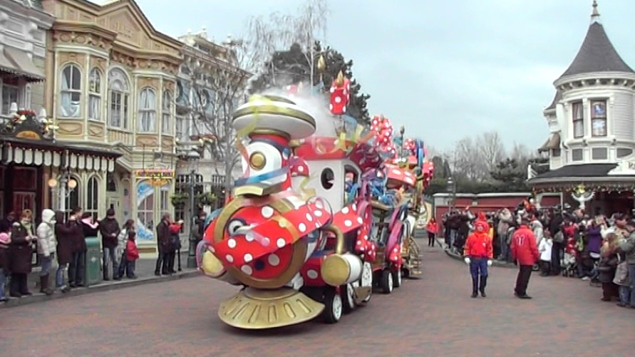 Disneyland Paris Minnie's Party Train 01-02-2010 - YouTube