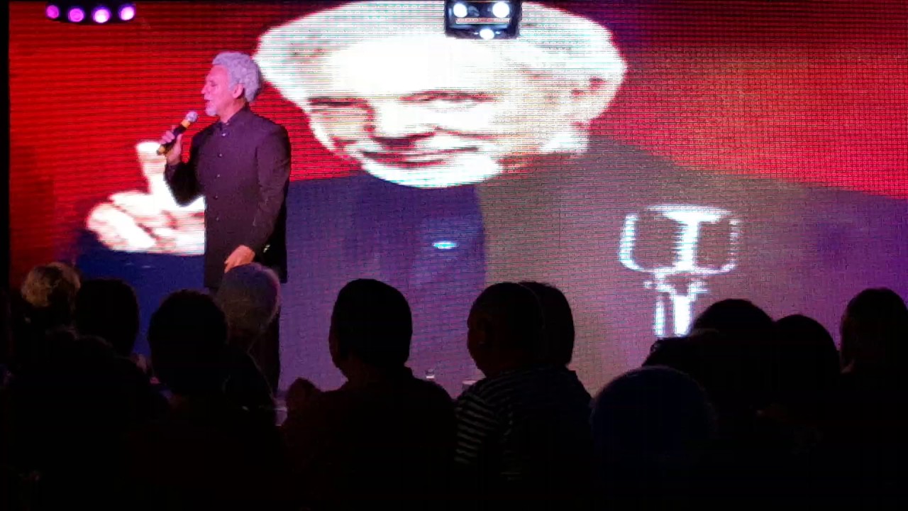 Benidorm Tom.... tom Jones tribute. - YouTube