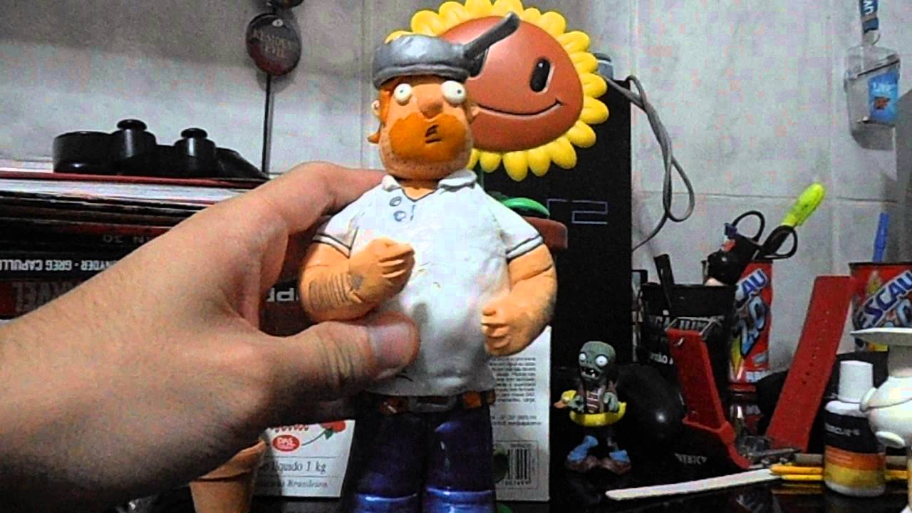 Plants Vs. Zombies: Crazy Dave Figure - YouTube