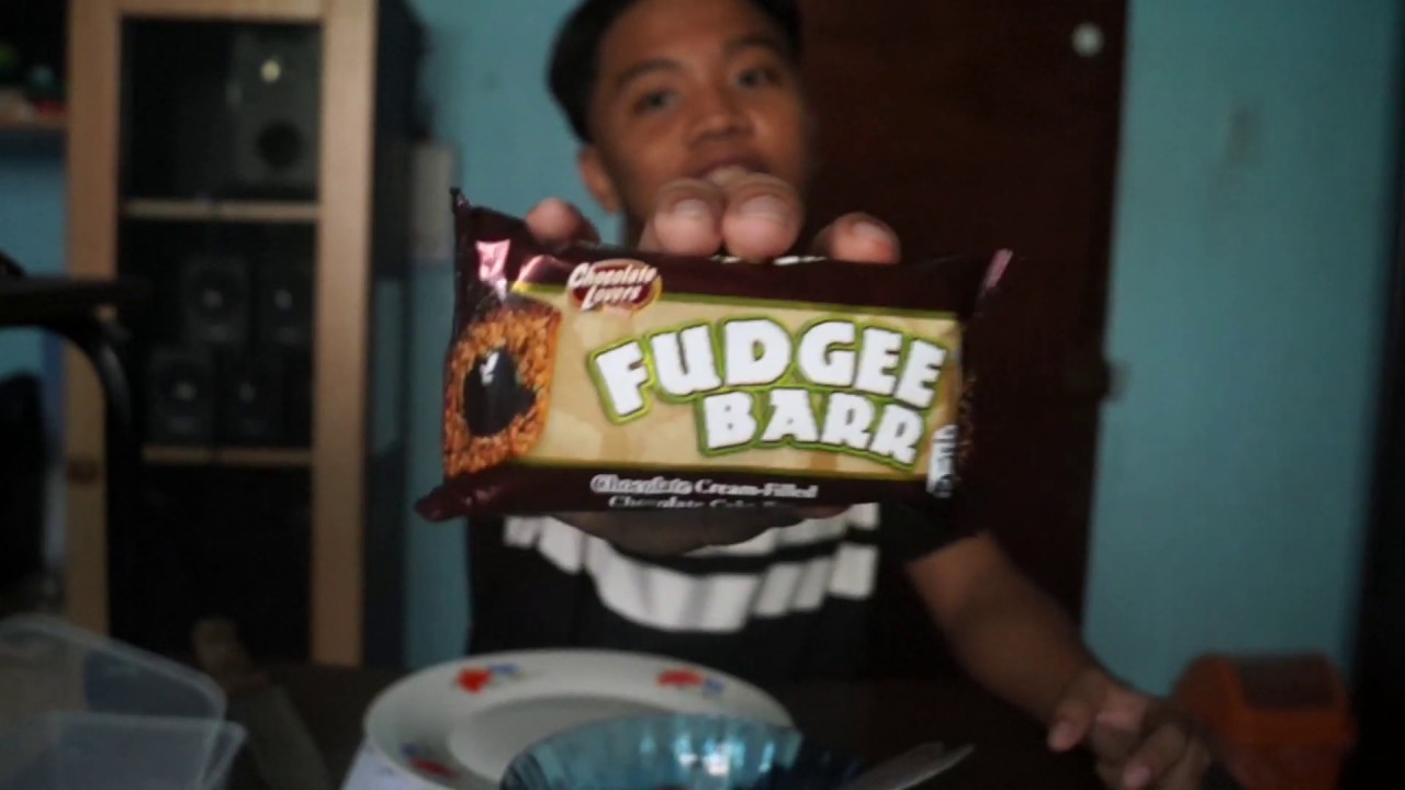 How to Make Fudgee Bar Cake - YouTube