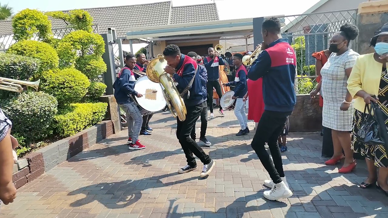E Expressions Brass Band. - YouTube