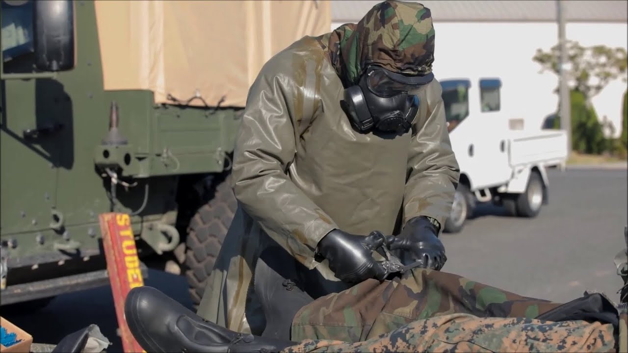 Navy Corpsmen Conduct Flight Line Aid Station Exercise - YouTube