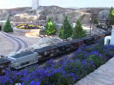 G Scale Big Boy pulling extremely long trains - YouTube