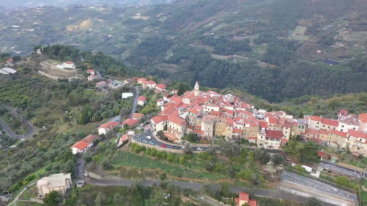 Royal rivalry in Italian Riviera 'micronation' | AFP - YouTube