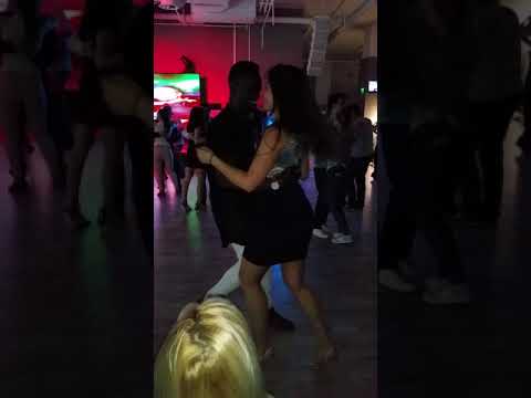 Dondo Issa & Jenny (KizombaHolics BG) - Kiz'impro