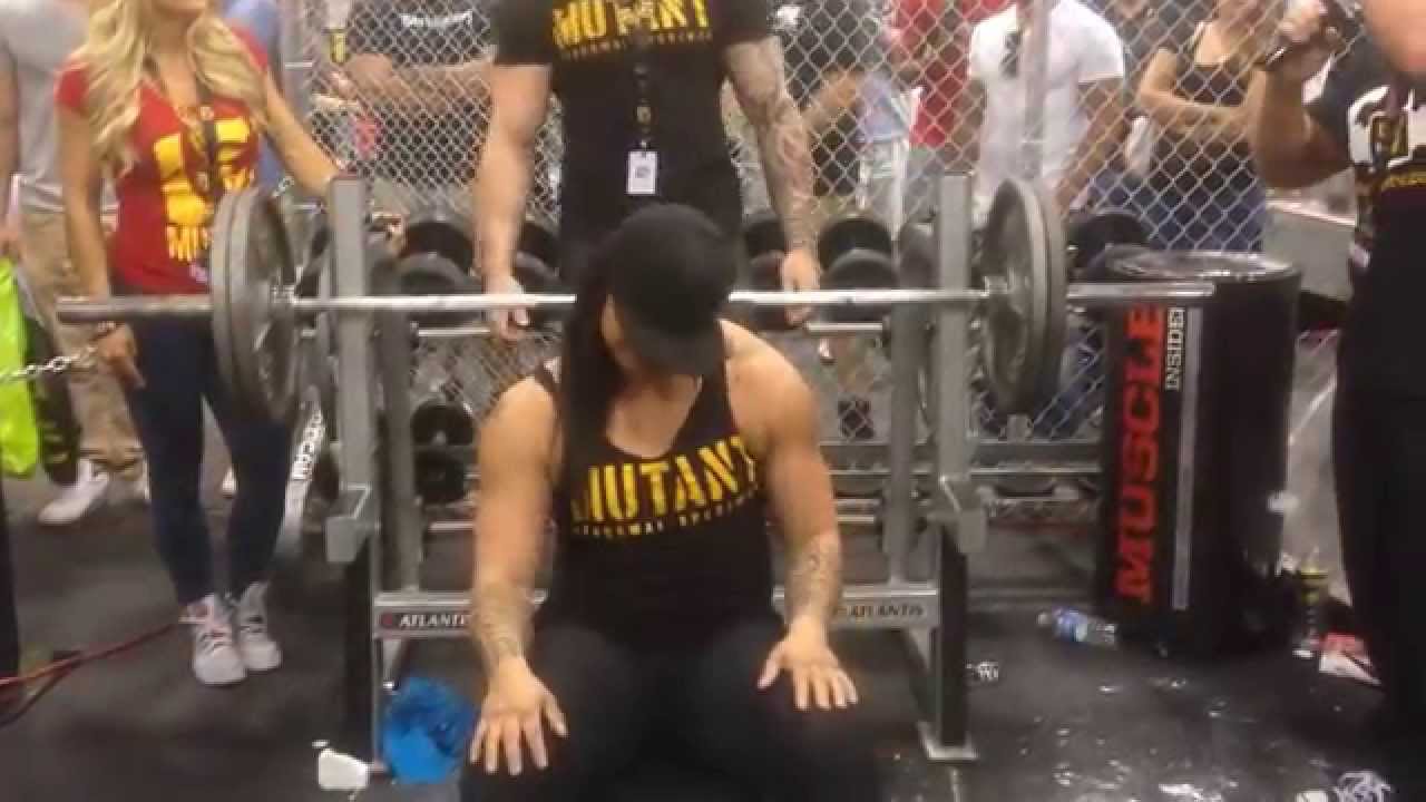 Nic Lee 225lb bench x 9 @ Toronto Pro Supershow Muscle Insider Cage ...