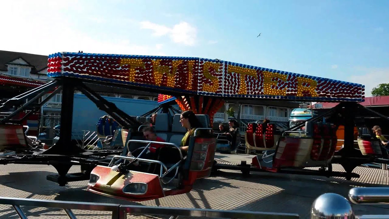 Twister fairground ride at paignton - YouTube