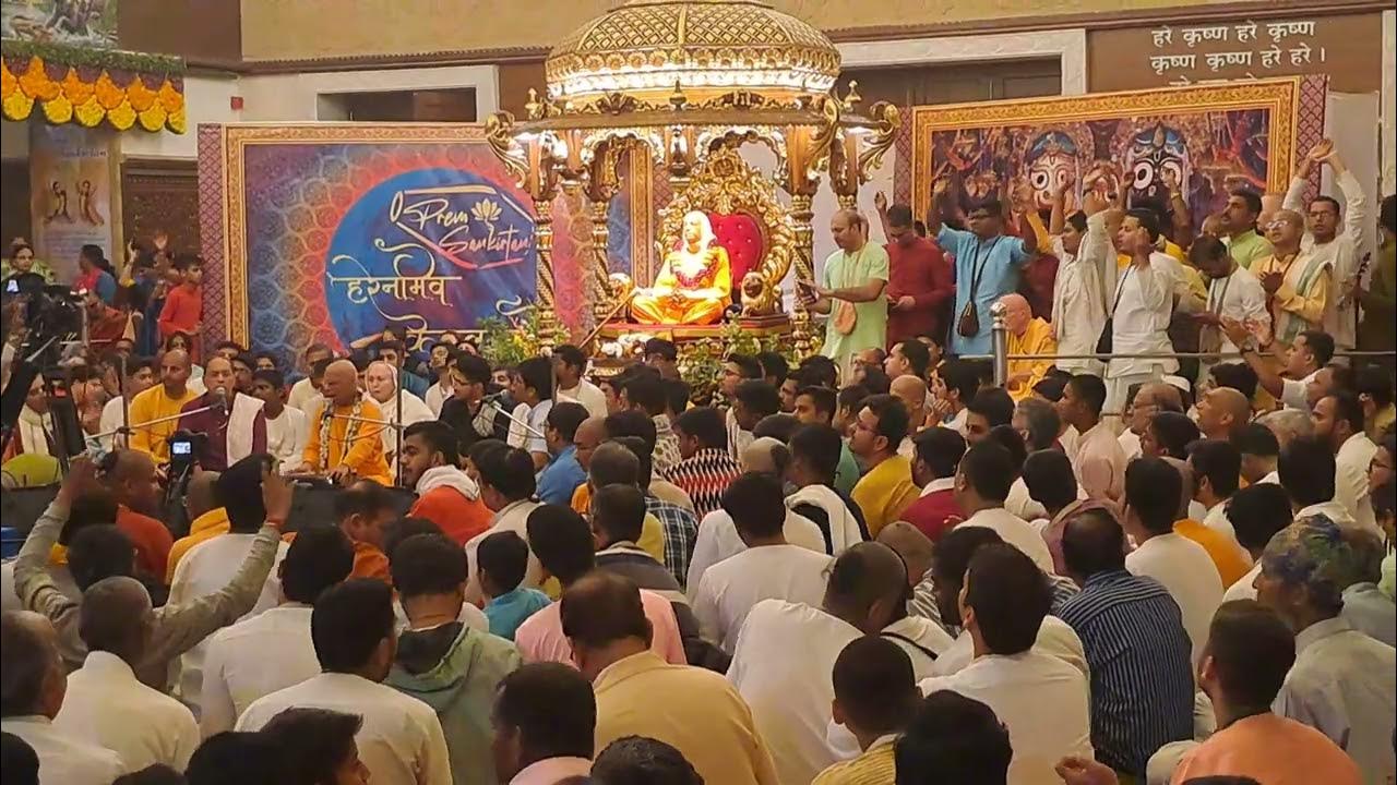 Hare krishna kirtan by H.H. Loknath swami maharaj - YouTube