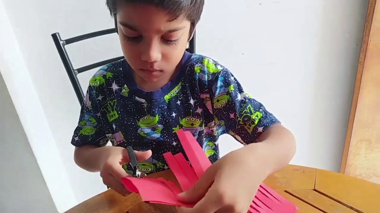 Omika Rageeth Makeing Vesak Lantern - YouTube