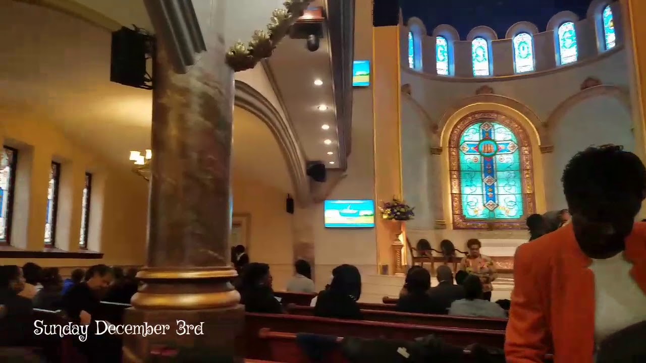 VLOGMAS: Issa White McDonald's House?! - YouTube