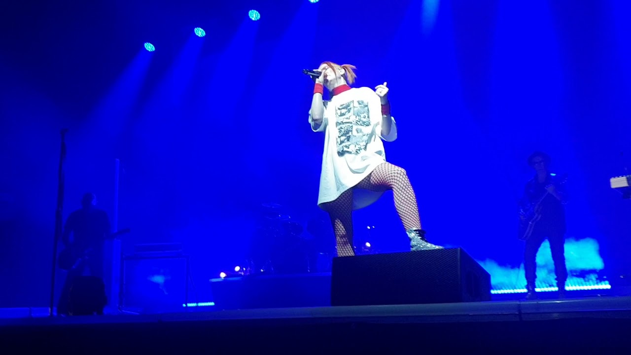 Garbage - Thirteen (live 2018) - YouTube